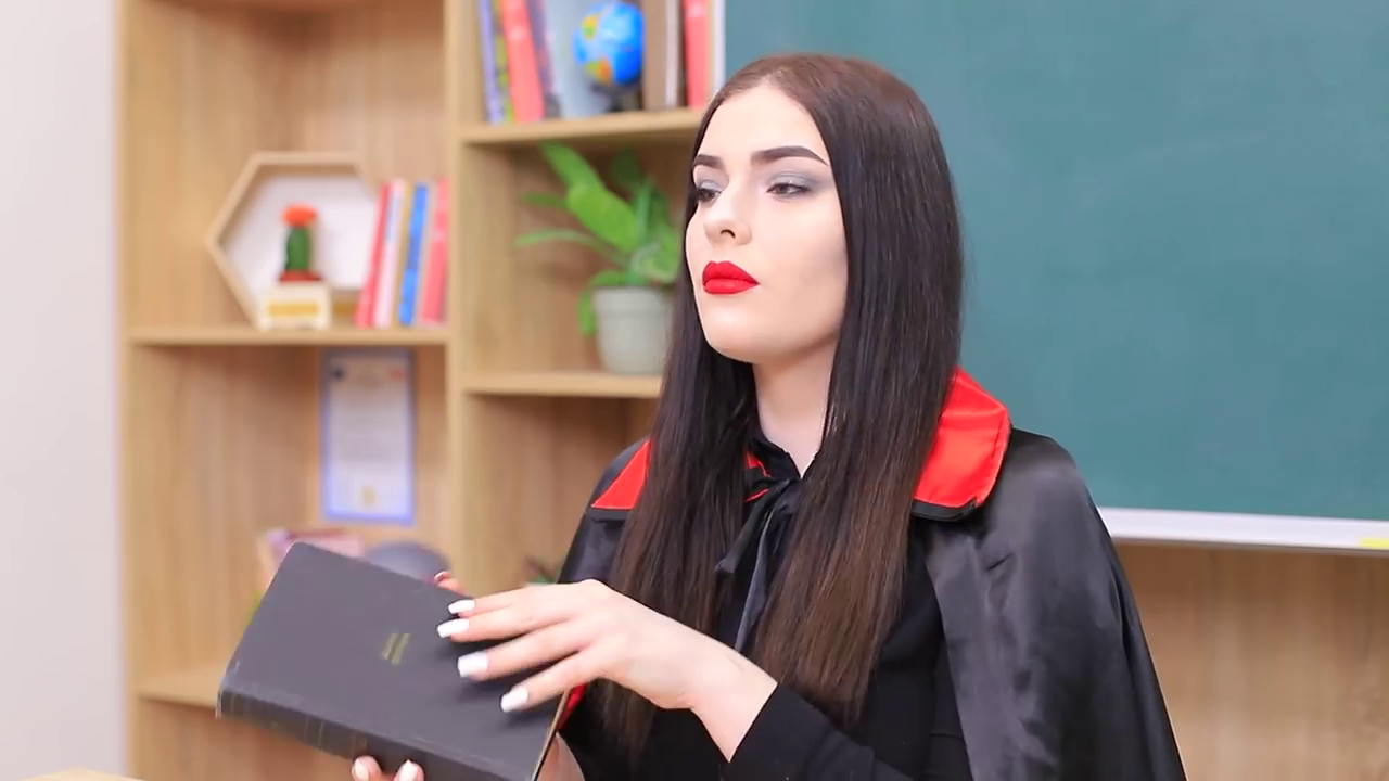 Troom Troom What if Your Professor is a Vampire (11) | The Kim Newman ...