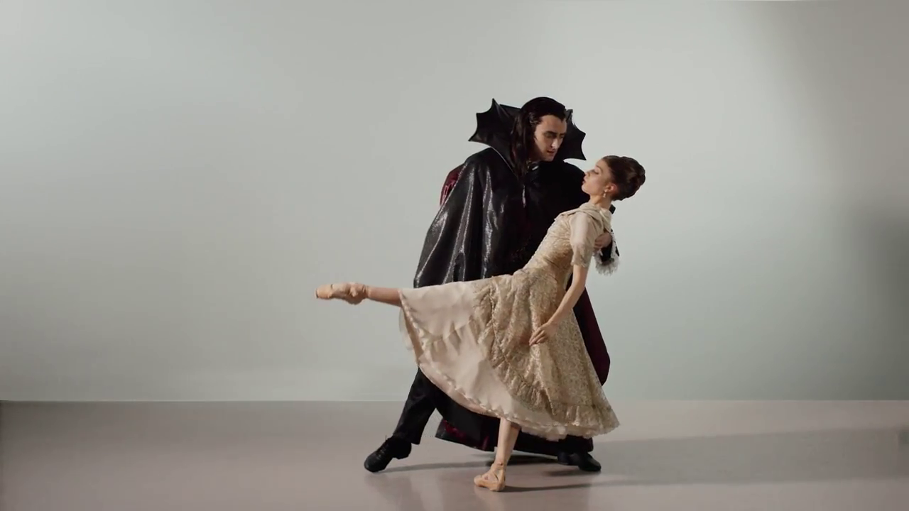 54 Dracula (West Australian Ballet) (10) | The Kim Newman Web Site